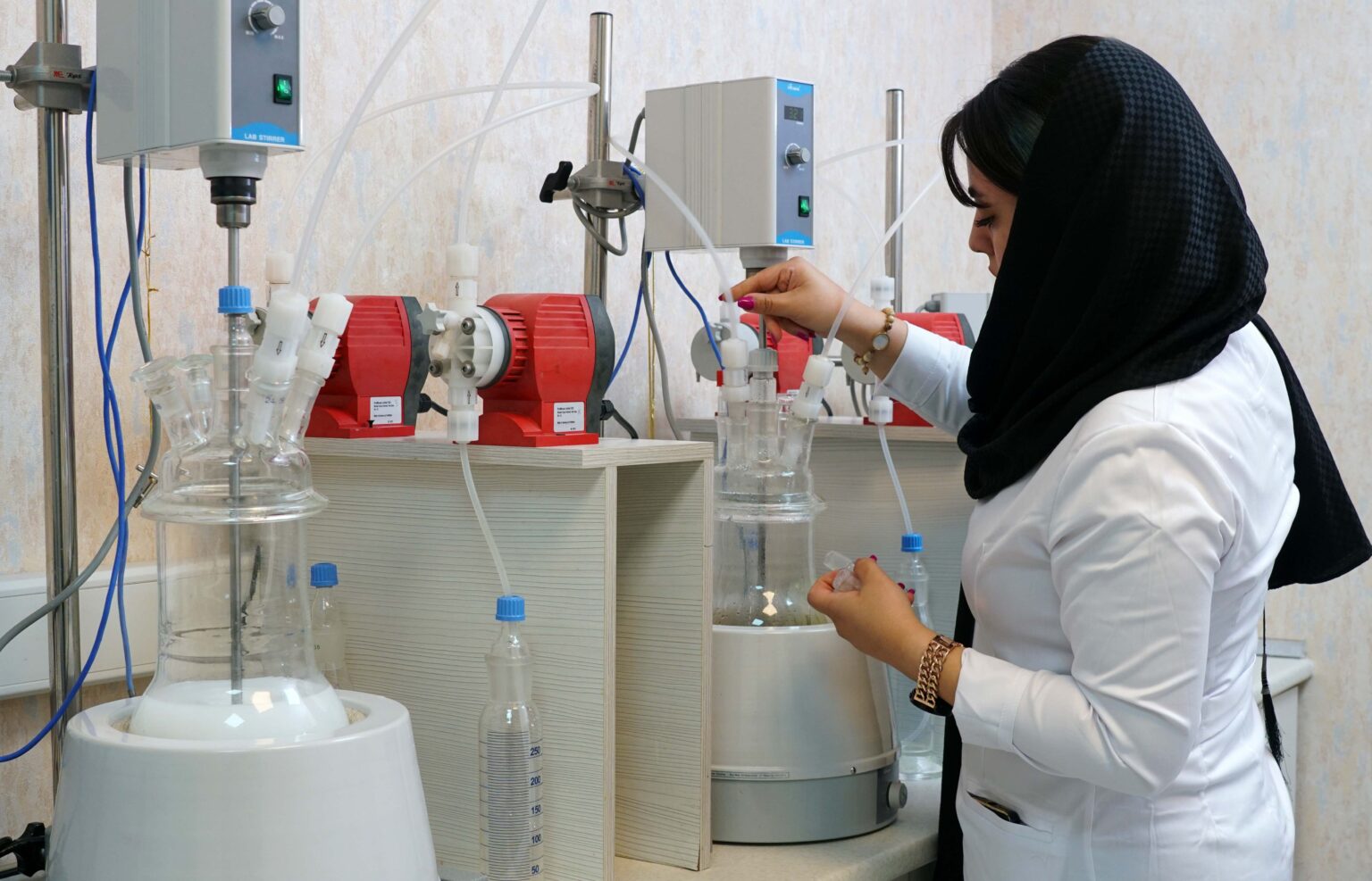 لزوم انجام آزمایش تغییر طول ملات سیمانی و بتن بر اساس استاندارد ASTM ...